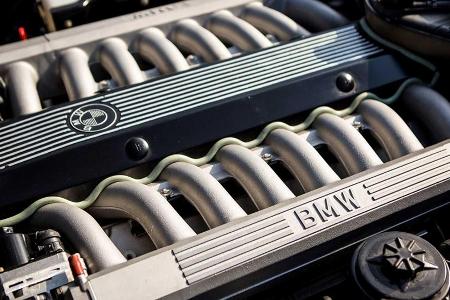 Dieser BMW 7er (E32) hatte einen V16-Motor und Mega-Kiemen