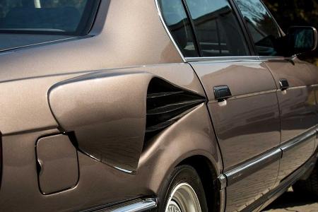 Dieser BMW 7er (E32) hatte einen V16-Motor und Mega-Kiemen