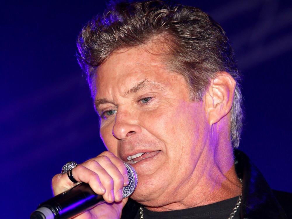 David Hasselhoff rockt das Brandenburger Tor