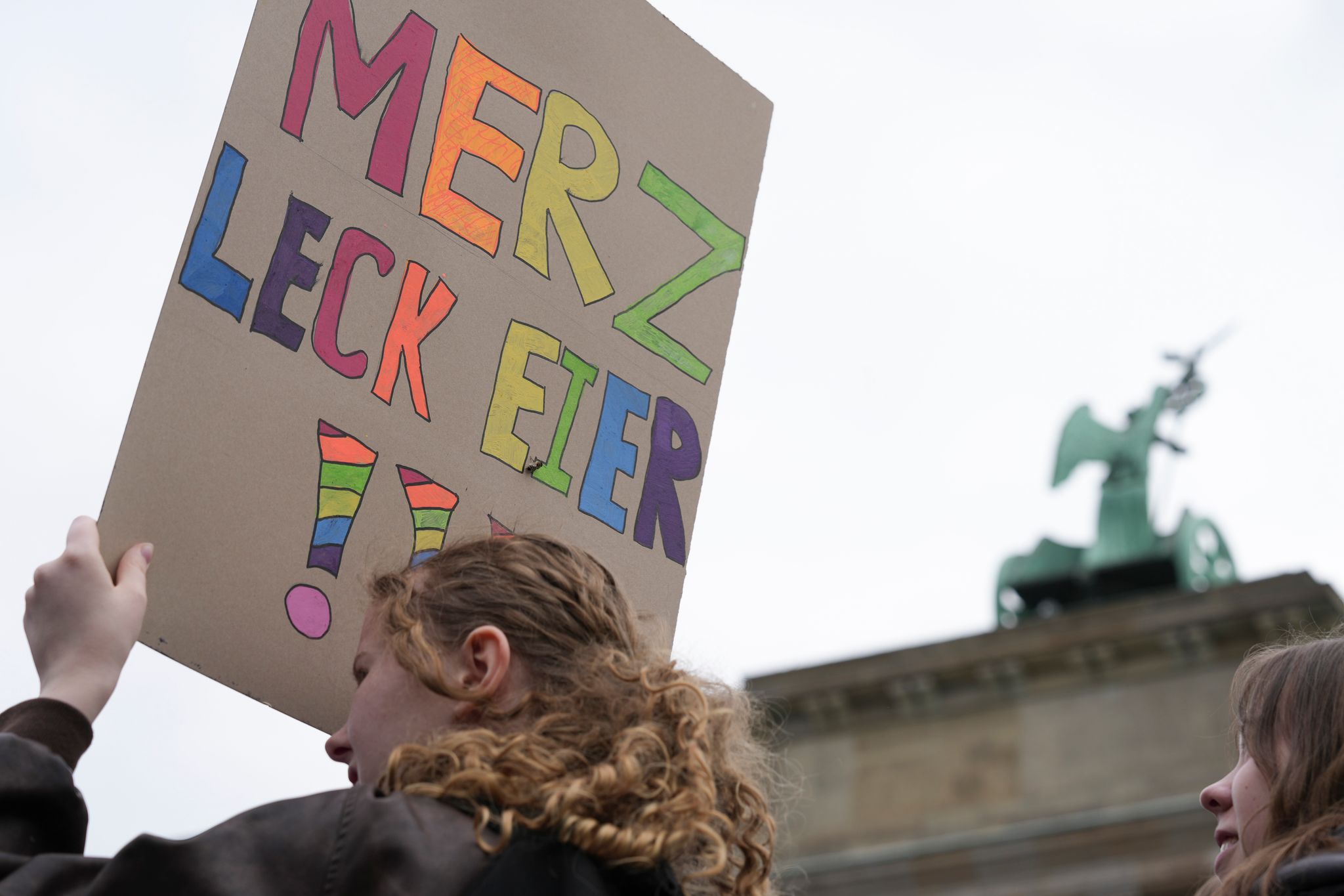 Jugendwort 2026: Hat "Mehrzweckeier" eine Chance?