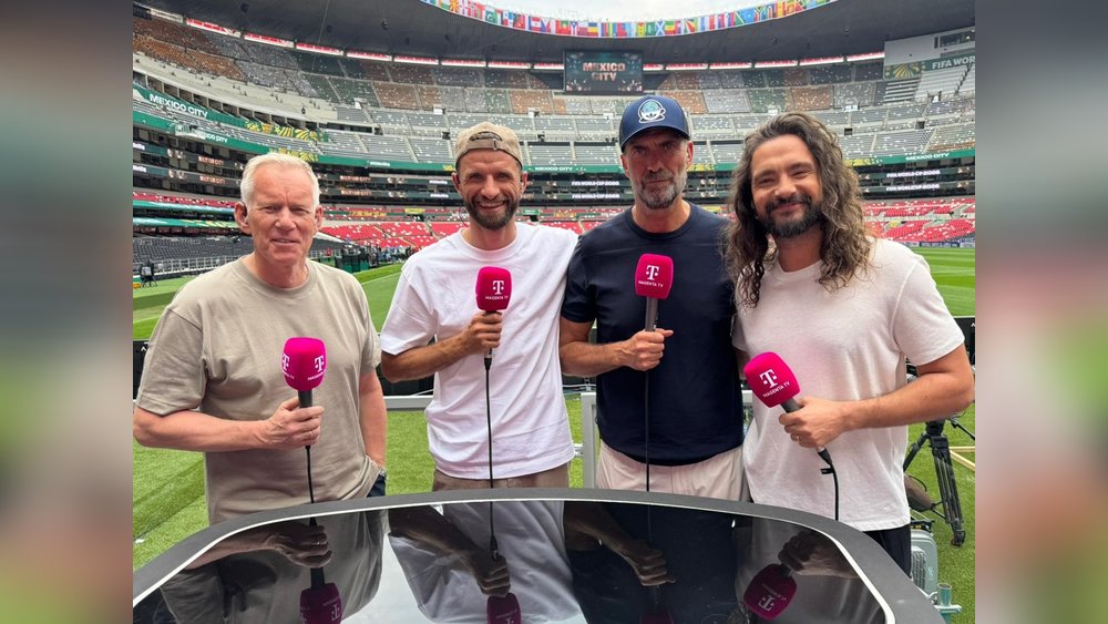 Zeugnis überreicht: Tom Kaulitz beendet Praktikum als "Fan-Experte"